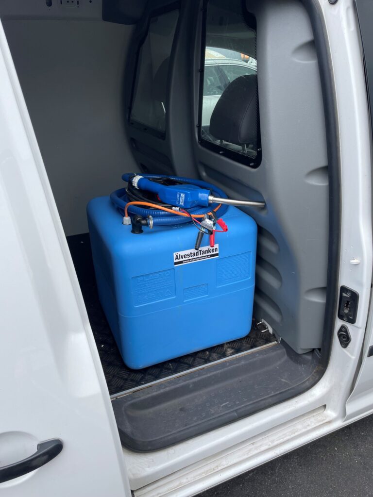 AdBluetank 100l med 12v pump - Älvestad-Tanken AB